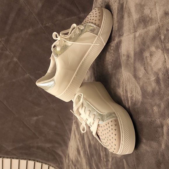 Outwoods | Shoes | Outwoods Tennis Shoes | Poshmark
